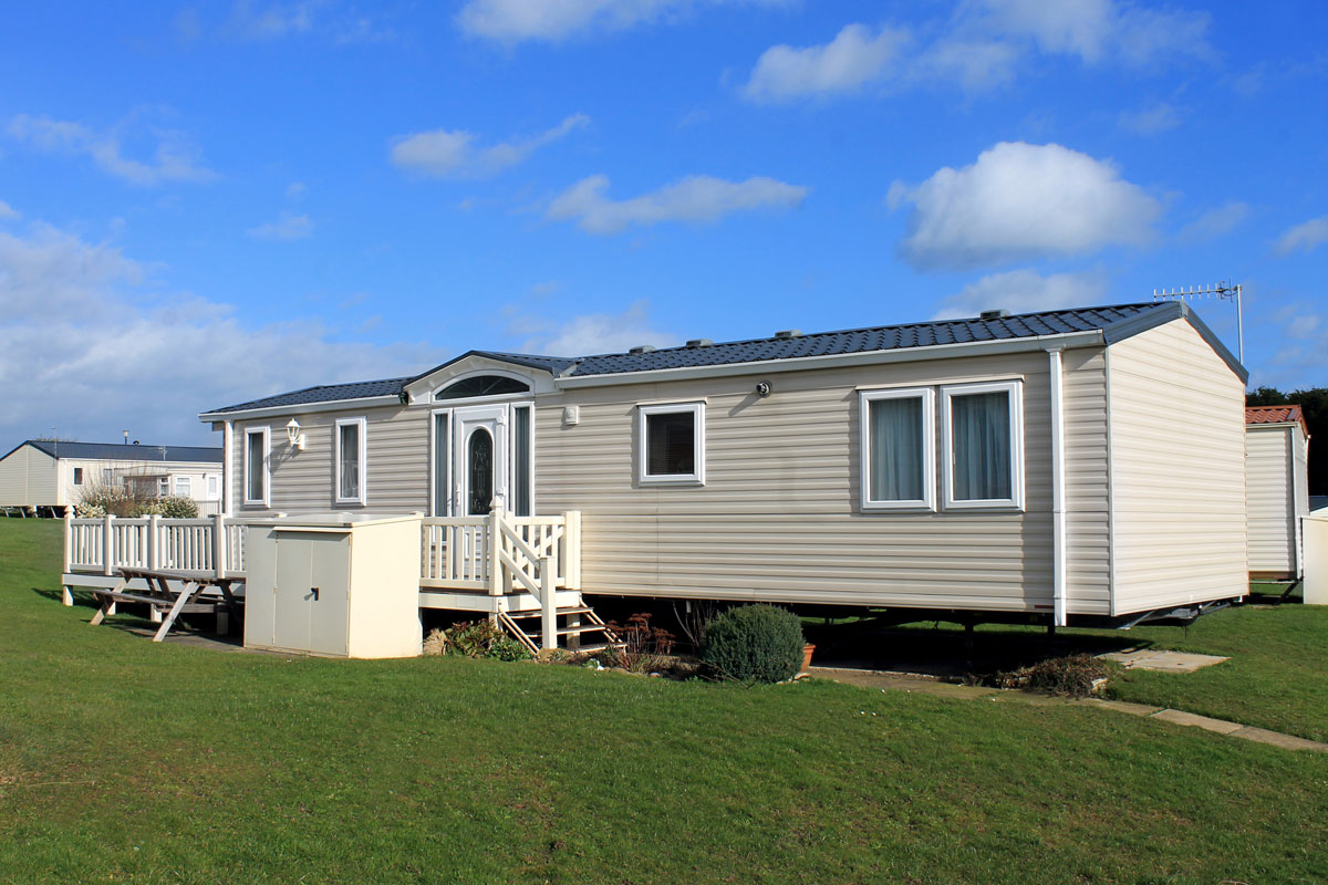 When to Remove or Replace Your Mobile Home | Banyan